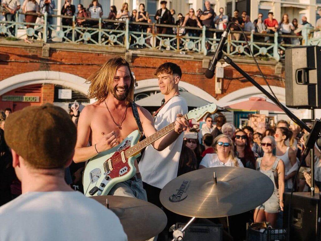 Ren And The Big Push: The Summer Of Busk | The Leisure Society